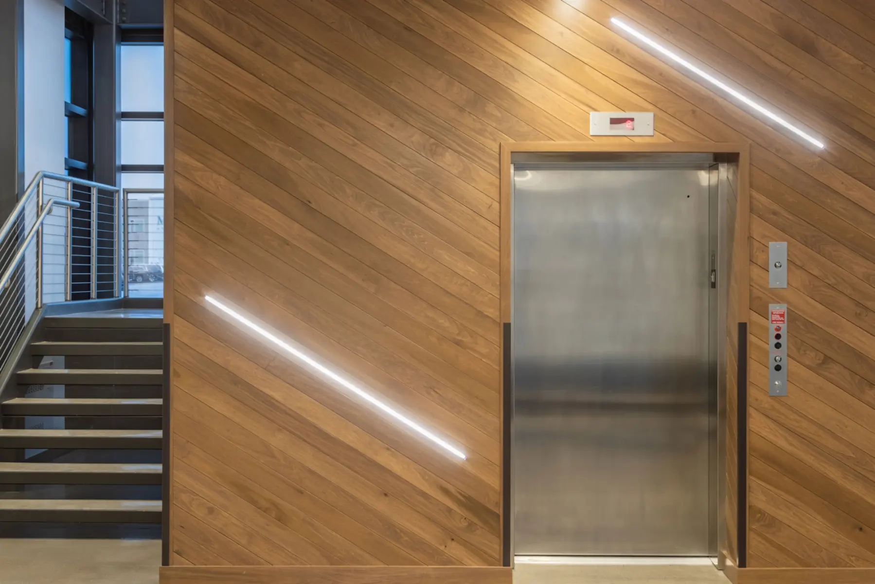 Sculpt Vertical | Axis Lighting